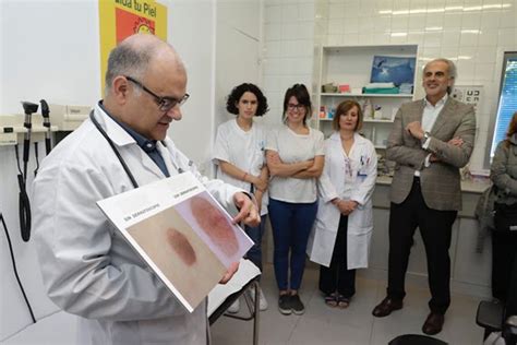 Diagnóstico Precoz Del Melanoma Con Dermatoscopio En 110 Centros De