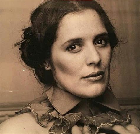 Iride Mockert El teatro es vida y energía voz y cuerpo El