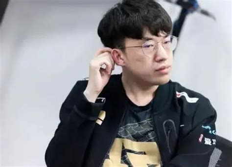小虎沒和rng續約！wbg簽了個牛人！doinb爆轉會大瓜：左手已不搶手！