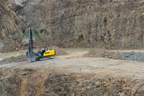 드릴링 기계 마이닝 Opencast 광산 채 석 장입니다 화강암 채 석 장에서 광업입니다 광산 산업입니다 건설 기계류에 대한
