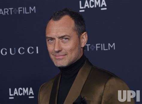 Photo Jude Law Attends The Lacma Artfilm Gala In Los Angeles