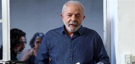 Lula passa por procedimento no Sírio Libanês para retirada de lesão na garganta Brasil
