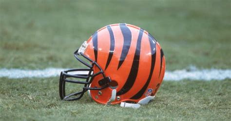 Report Bengals Cheerleader Accused Of Having Sex With Hs Student Cbs