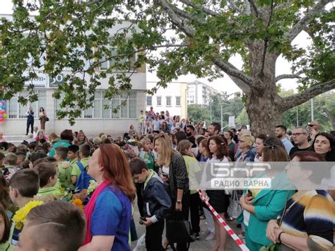 Започна новата учебна година във Варна обновена Новини