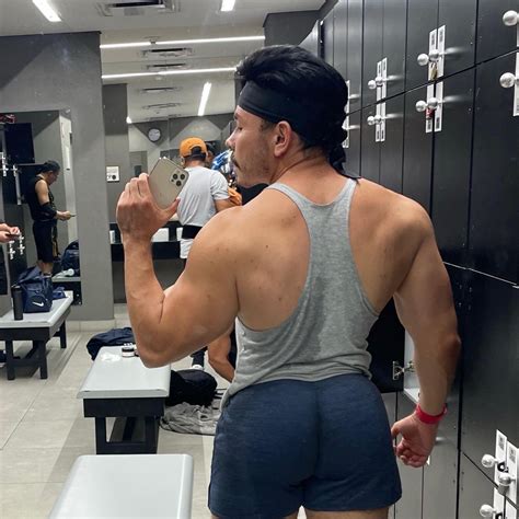 Tw Pornstars Nalgon Activo K Twitter Entrenando Espaldita Para Que Te Cuelgues Ah