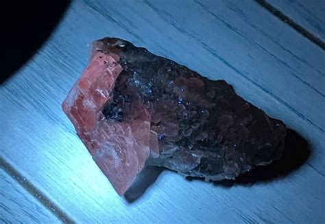 Calcite 湖北省産 母岩付きカルサイト 蛍光有り 方解石原石 Pay ID
