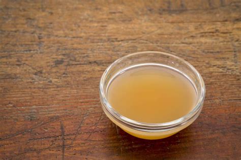 Apple Cider Vinegar Vs White Vinegar Spiceography Showdown