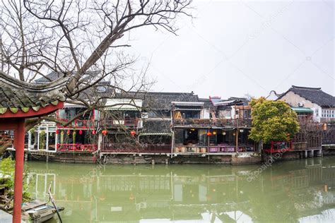 Edificios Hist Ricos De Madera En La Orilla Del R O Canal En Zhujiajiao