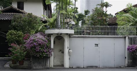 Sm Lee Hsien Loong And Ho Ching Attend Lee Wei Lings Wake In Lavender