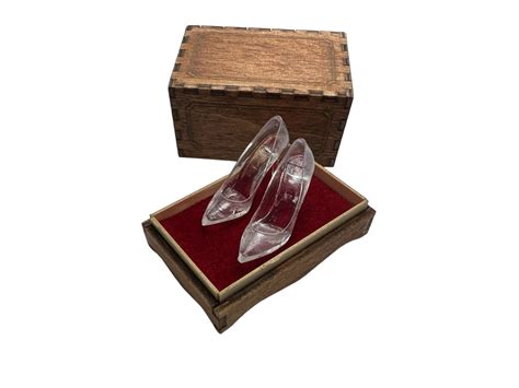 Cinderella Glass Shoes And Wooden Box 112 Scale Model Kit
