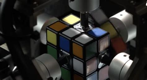 Ce Robot Pulvérise Le Record Du Monde De Vitesse Au Rubiks Cube Cnet France