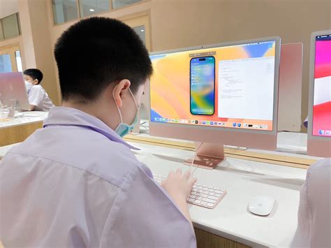 จะ Xcode หรือ Coding เราก็รันได้ใน Iphone Ipad ง่าย ๆ โดย Apple จัดให้