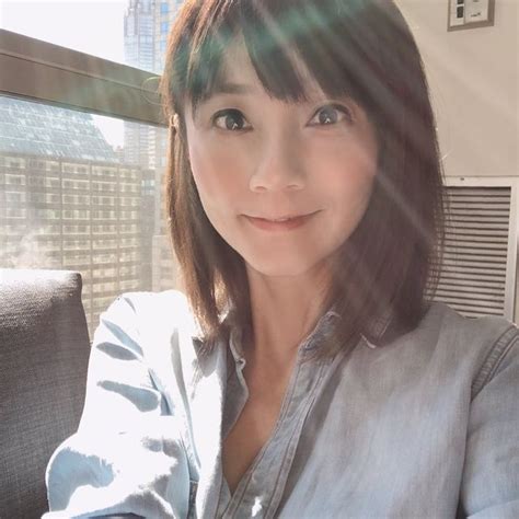 大二學生說他台指期模擬盤可以翻一倍，他下午要去開戶實測。 他問我說如果他本金100，一年後可以變多少？我說我不知道，他說可以變41萬 萬事問