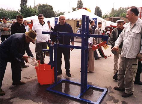 Hand Water Pump With A Pendulum The World Of Pendulum Power Veljko