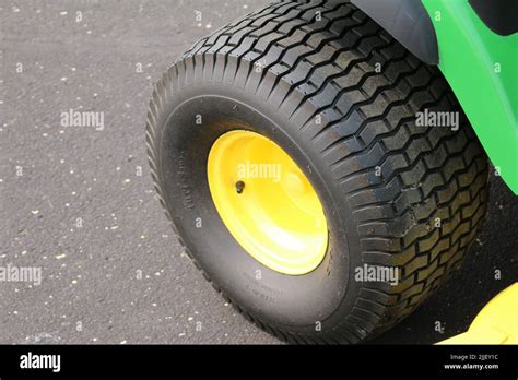 Parts of a riding lawn mower hi-res stock photography and images - Alamy