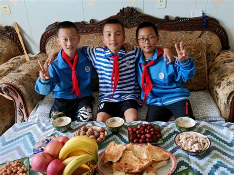 铸牢中华民族共同体意识 福海县第二小学课前5分钟把大德育化为小水滴