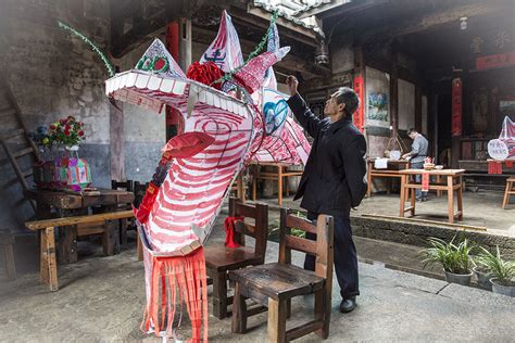 扎龙灯扎龙灯手艺人扎龙大山谷图库