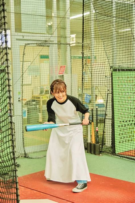 野球好きの山本彩がバッティングセンターで打ち込み⁉【雑誌smart連載「山本彩の今日、何してる？」人気10選】 Smart Web