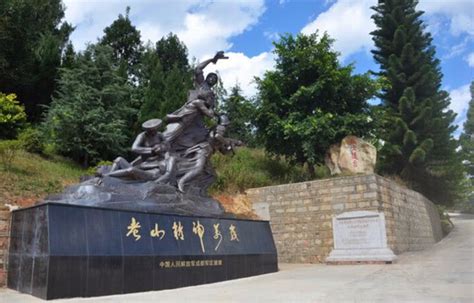 中越老山战役中，儿子牺牲，20年后妈妈才凑够路费来看他老山赵占英战役新浪新闻