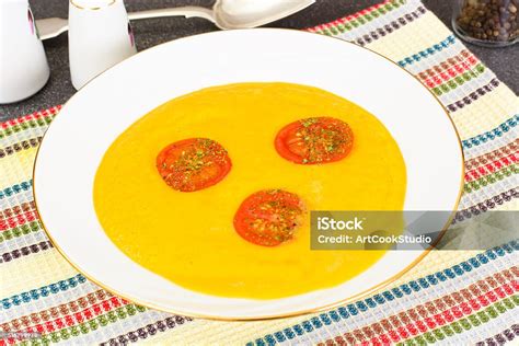 호박 수프 카라멜 애플 및 체리 토마토 사프란 말린 아주머니 건강한 식생활에 대한 스톡 사진 및 기타 이미지 건강한 식생활