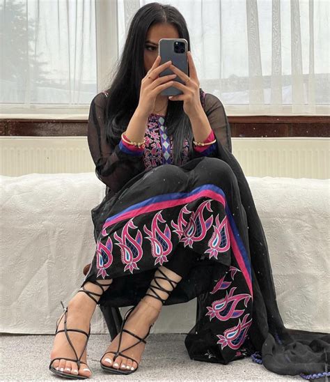 Footsie On Twitter White Pedis From The Subcontinent