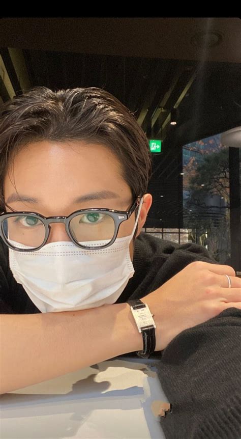 Pin oleh 태병 이 di 빠른 저장 Pria tampan Fotografi orang Gambar pacar