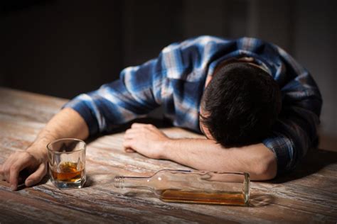 Keracunan Alkohol Gejala Penyebab Pengobatan Dll Hello Sehat