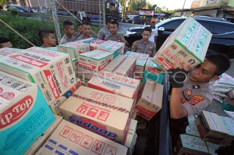 BANTUAN TANGGAP DARURAT BENCANA BANJIR ANTARA Foto
