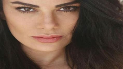 صبا مبارك تنشر صورة جديدة من كواليس ”حكايات بنات” الموجز