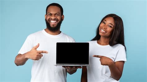 Premium Photo Black Couple Showing Blank Empty Laptop Screen For Mock Up