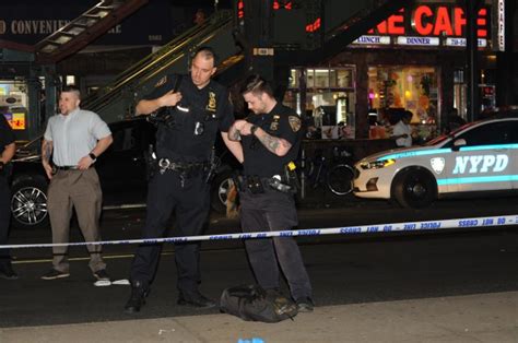 Nyc Cops Shoot Armed Man In Subway Station