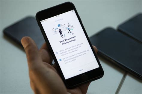 Smart Phone App Using Decentralized Privacypreserving Editorial Stock