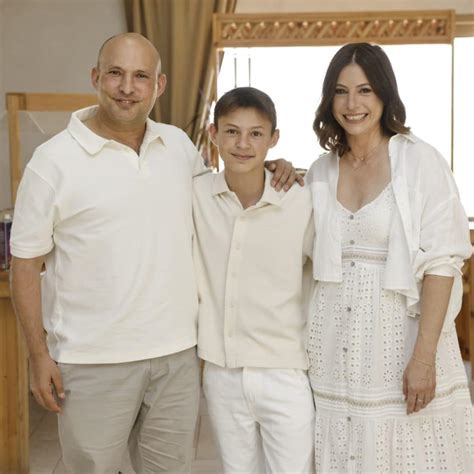 נפתלי בר מצווה לדוד עמנואל בנט אמא אני ויוני מיכל ואביגיל כל כך גאים בך ואוהבים אותך