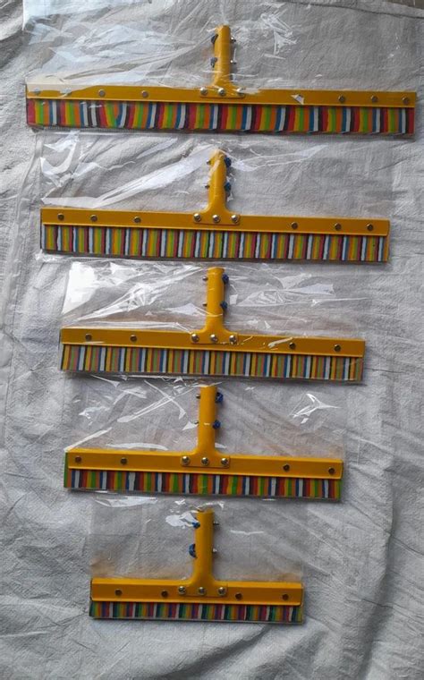 Iron Heavy Duty Floor Wiper With Lining Rubber 16 Inch At Rs 70piece