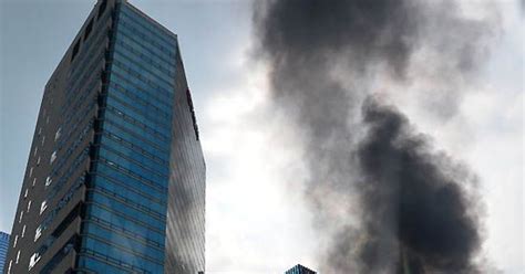 포토 검은 연기 솟구치는 강남역 화재 현장