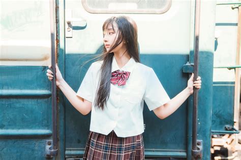 艺图语 20220521 青春列车 鲁鲁羽落子 微图坊