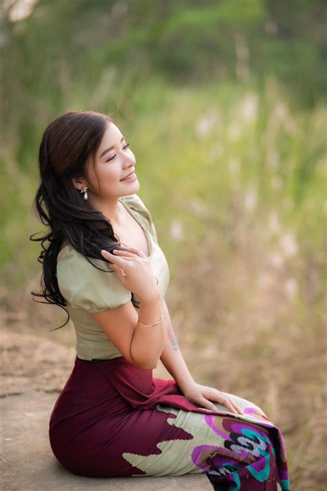Chaw Kalayar Stuns In Traditional Myanmar Dress A Fashion Statement