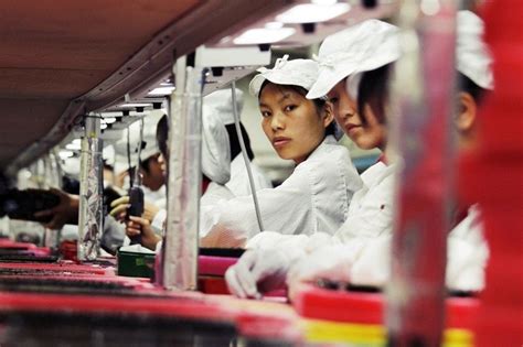 她的工廠不造夢：一位富士康流水線的女大學生打工史 文化視角 轉角國際 Udn Global