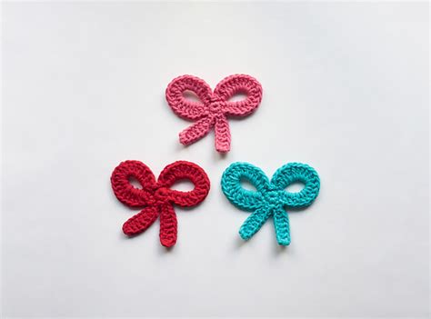 Ravelry Bow Applique Pattern By Carolina Guzman