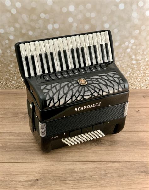 Scandalli Air Junior Accordeon Perfecte Harmonie En Speelbaarheid