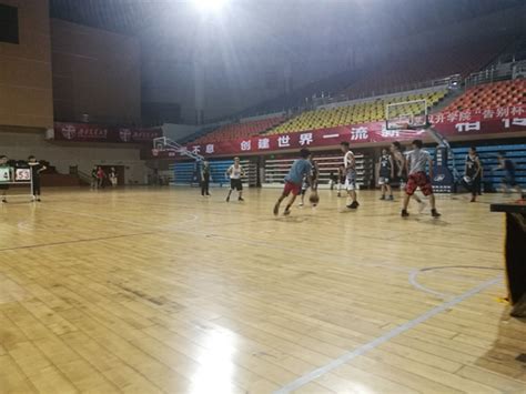 再掀一场篮球火 告别杯篮球赛顺利举行 西南交通大学茅以升学院唐臣书院