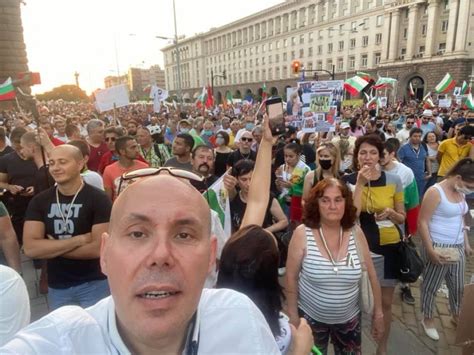 Петромир Кънчев Правосъдие за всеки Вчера изпратилите Трактора днес посрещат Черепа Lupa Bg