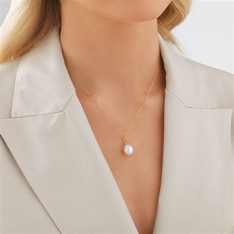 Pendant With Cultured Freshwater Baroque Pearl In 10kt Yellow Gold