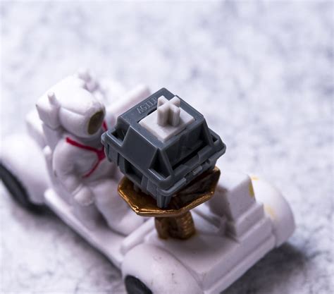 Moon V2 Linear Switches 205g0 Hand Lubed Kinetic Labs