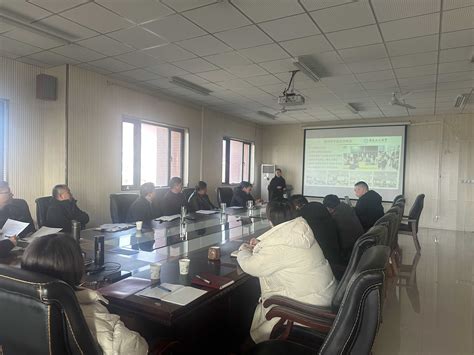 地球与环境学院开展新进教师“三助一辅”工作考核会 地球与环境学院
