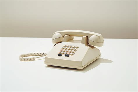 스튜디오의 탁상에 있는 흰색 전화기 높은 해상도 과거 운이 좋은 배경 일러스트 및 사진 무료 다운로드 Pngtree