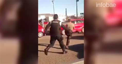 Un Policía Le Pegó Con Un Látigo A Una Mujer Con Problemas Mentales Que