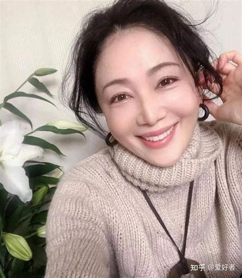 50岁的大妈突然怀孕， 得知孩子亲生父亲的身份后，瞬间就愣住了 知乎