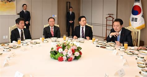 포토 尹대통령 與지도부와 오찬