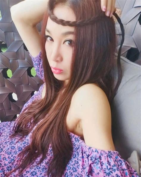 溫碧霞「不老女神」都是假的！離開美顏濾鏡啥的，皺紋都遮不住！ 壹讀